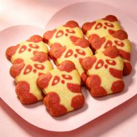 China Natural Fruit Crispy Panda Shaped Cookies Strawberry Flavor Delicious Sharing Pack Food for sale