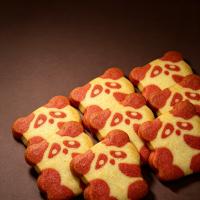 China Strawberry Flavored Chinese Panda Cookies Mellow Sweet Cookie Snack for sale