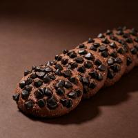 China Crispy Chocolate Chip Cookies Portable OEM ODM Round Shape Cocoa Flavor for sale