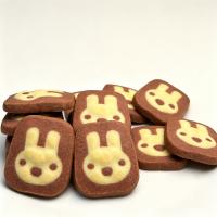 China Sweet Moderate Cocoa Taste Cute Bunny Cocoa Flavor Cookies Party Decorative Pastry for sale