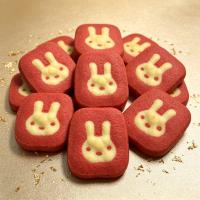 China Crispy Tasty Cute Bunny-Shaped Cookies (Strawberry Flavor) Rich Fruit Aroma for sale