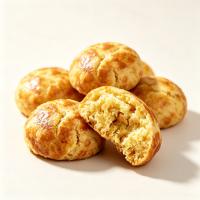 China Golden Round Baked Look Coconut Milk Nut Crisp Cookies Daily Leisure Nut Biscuit for sale
