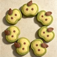 China Crisp Shortbread Biscuits Apple-Shaped Cookies Cute Snack Gift for sale