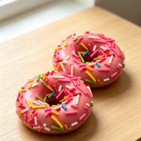 China Tasty Sprinkled Donut-Shaped Cookies (Strawberry-Flavor) Portable Ready-to-Eat Treats for sale