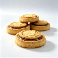 China Crispy Baked Hazelnut Filled Cookies Silky Nut Cream Center Snack for sale
