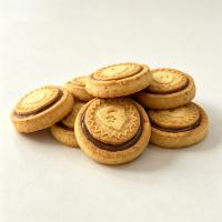China Balanced Sweet Taste Hazelnut Pie Filled Cookies Daily Office Snack for sale