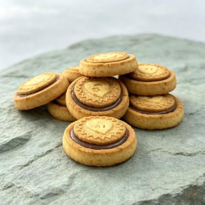 China Crispy Baked Hazelnut Filled Cookies Silky Nut Cream Center Snack for sale
