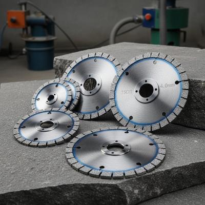 China 75Cr1 Steel Body Diamond Circular Saw Blades with 4.0mm Teeth Width and Custom Finishing for Quarry Stone & Slabs for sale