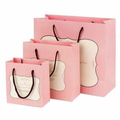 China Custom Paper Cardboard Gift Bags with Handles for Jewelry Packaging 20x15x8 cm for sale