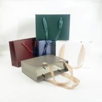 China Custom Paper Cardboard Gift Bags with Handles for Jewelry Packaging 20x15x8 cm for sale