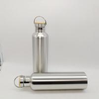 China 17oz 25oz Double Wall Insulated Stainless Steel Water Bottle with Handle Leakproof Lid for sale