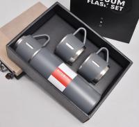China Double Wall Stainless Steel Vacuum Flask 500ml Insulated Thermos with 3 Cups for sale