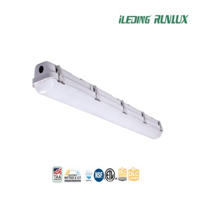 China IP66 LED Vapor Proof Light 140lm/W IK10 Polycarbonate Housing 120-347V for sale