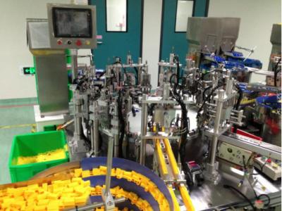China Blood Lancet Assembly Machine With Turntable Function for sale