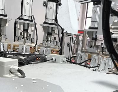 China Daily Necessities Assembly Machine Automatic Filling And Sealing Of Desiccant Caps And Cores Customizable 1 Year Warrant for sale