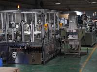 China Desiccant Cap Filling Machine Carousel Operation Configuration Customised for sale