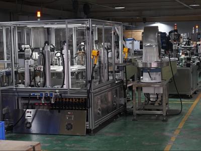 China Desiccant Cap Filling Machine Carousel Operation Configuration Customised for sale