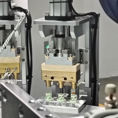 China Stable Running Speed And High Assembly Accuracy Desiccant Cap Silica Gel Filling Sealing Cap Assembly Machine With Servo Motor And Indexing Drive for sale