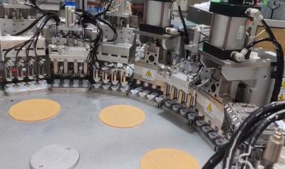 China Heli Cap Automatic Assembly Machine Air Pressure 0.6-0.8MPa for sale