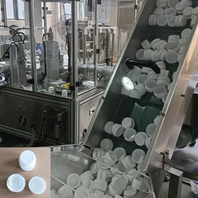China High Accuracy and Qualified Rate Achieved with Servo Motor  Laundry Detergent Bottle Cap Automatic Cap Screwing Machine for sale