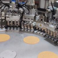 China Heli Cap 3 Parts Product Assembly Machine With Touch Screen for sale