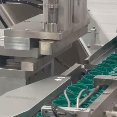 China Customizable Cap Assembly Machine with Servo Mechanism 98% Efficiency for sale