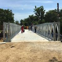 China Pedestrian Modular Compact 200 Bailey Bridge Q345b Design Steel Structure for sale