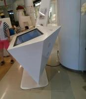 China Customized White Windows10 43'' Infrared Stand Up Computer Kiosk ,Convenient Digital Query Machine for sale