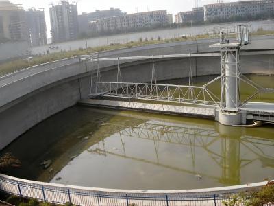 China Peripheral Drive Sludge Scraper 6m – 50m Tank Anti Corrosion for sale