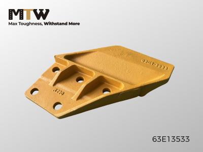 China 63E1-3533 Bolt-On Side Cutter 5 Holes 19.3KG Excavator Bucket Side Protection for sale