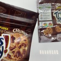 China Chocolate Chip Cookie Empty Edible Bags 500mg Zipper Stand Up Food Pouch for sale