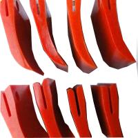 China Red Conveyor Belt Cleaner Primary Belt Cleaner Scraper Polyurethane Wear Resisting for sale