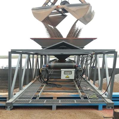 China Steel Mobile Gravity Conveyor Black Pier Bulk Loading Bulk Cargo Conveyor for sale