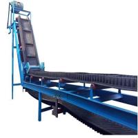 China Corrugated Belt Conveyor High Angle belt conveyor skirt guard belt machine climbing feed conveyor for sale