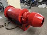 China Small Ball Mill Grinding Machine 900x1800 for Quartz Gold Ore Continuous Production for sale