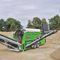 China Mobile Trommel Screen 0.4-4.5 m3 Compost Sieve 9m Rotary Rock Sand Machine for sale