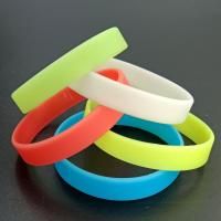 China Custom Logo Printed Silicone Wristbands Multi Style Silicone Bands for Promotion and Advertising for sale