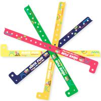 China Custom Promotional Gift Items Logo Vinyl PVC Wristbands One Layer PVC Waterproof Colorful Paper for sale