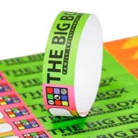 China Full Color Printing Customizable Tyvek Paper Wristbands for Easy Crowd Control for sale