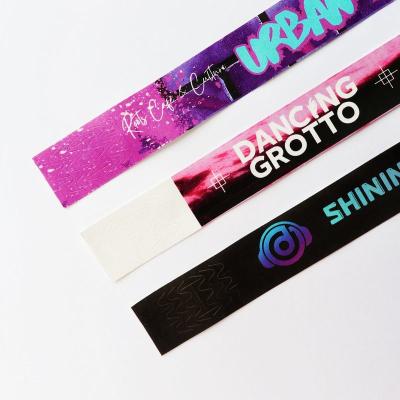 China Heat Resistant Custom Tyvek Wristbands Bulk Wristbands for Wedding Event for sale