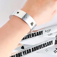 China Plastic Occasion Party Wristbands with Personalized Logo and Glitter Holographic for sale