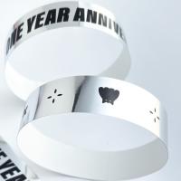 China Unisex Plastic Color Logo Custom Service Event Glitter Holographic Wristband in Plastic for sale