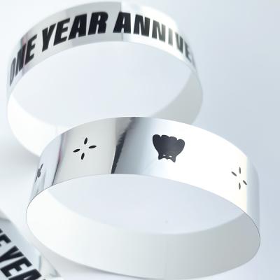 China Unisex Plastic Color Logo Custom Service Event Glitter Holographic Wristband in Plastic for sale