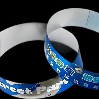 China Plastic Customized Water Parks Wristbands Personalized for Adults and Kids for sale