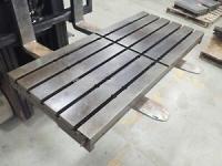 China Heavy Duty Steel T-Slot Plate 700x200mm with 50mm Profile Height and 100mm Slot Spacing for sale