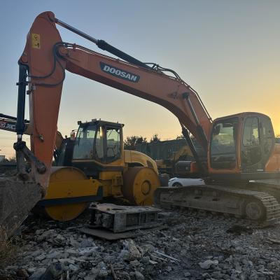 China Used Doosan Digger  DX220  Secondhand 22ton Medium Type Crawler Excavator for sale