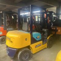China Komatsu FD25 Used Forklift Three Stage Material Handling Equipment 2.5 Ton for sale