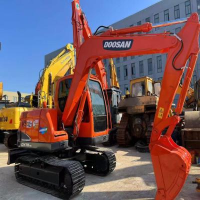 China Pre-owned Doosan DX75 Compact Versatile Mini Used Excavator 39.7kw 0.28m3 bucket for sale