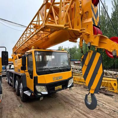 China 70T Hydraulic Old Crane Truck QY70K-II XCMG Mobile Crane 80km/h for sale