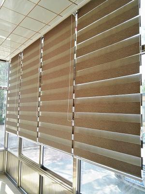 China 90% Shading Zebra Blinds With Blackout Linen Yarn Composition for sale